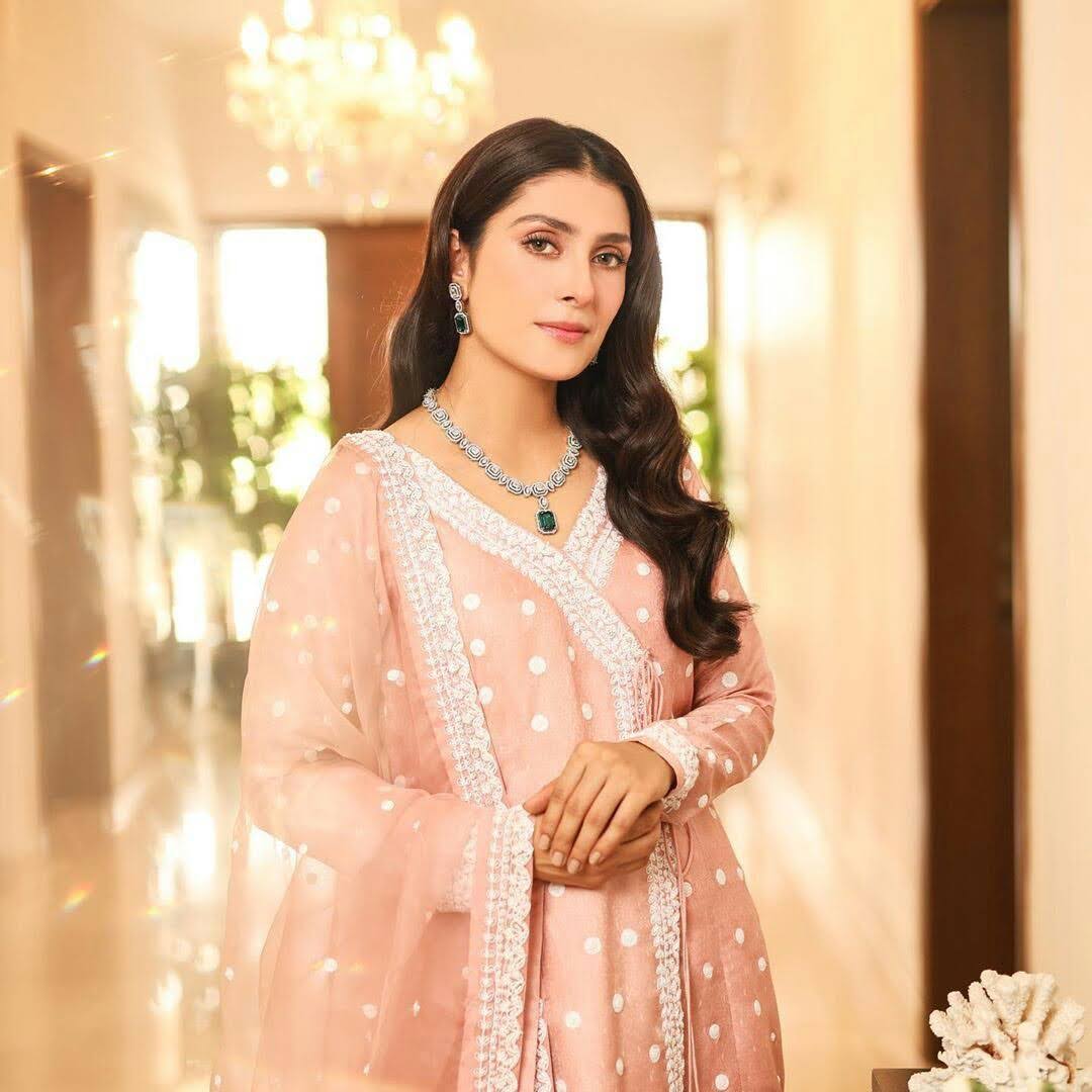 Ayeza Khan Beautiful Dressing on 2nd Day of Eid | Daily InfoTainment