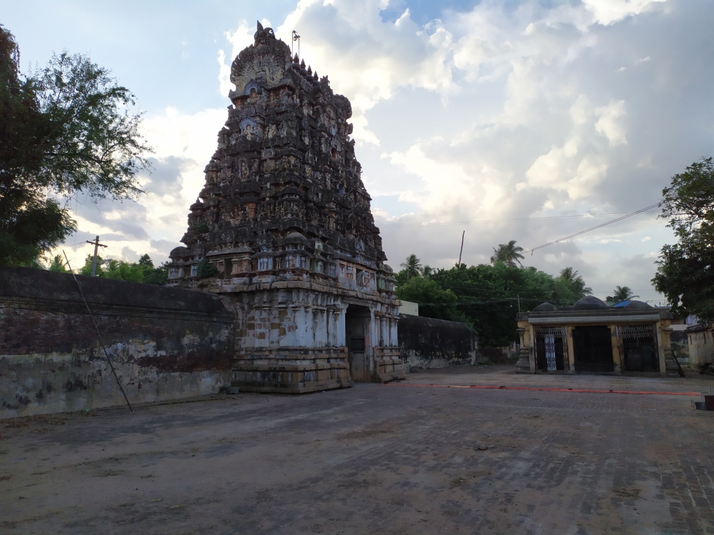Tamilnadu Tourism: Ukthavedeeswarar Temple, Kuthalam, Mayiladuthurai