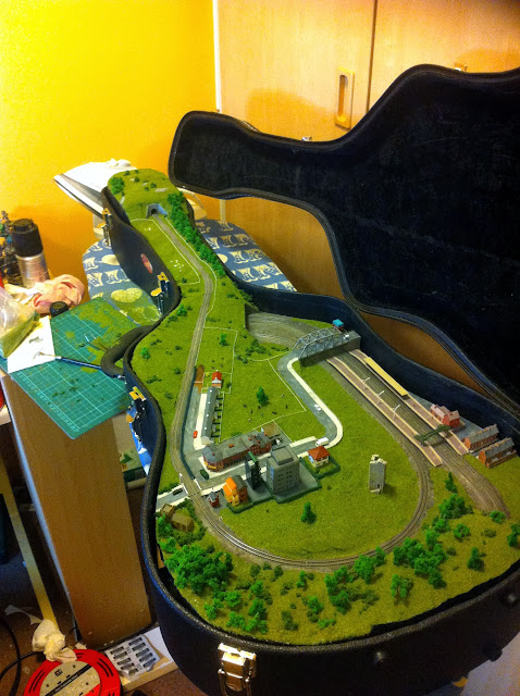 Tiny T-Gauge Trains: The Layout is effectively FINISHED!!!!! Hurray!!