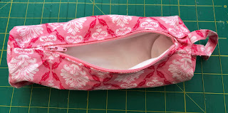 Tatting and not a lot else!: Lots of Roly Poly bags