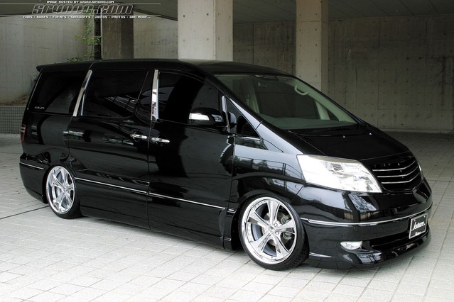 MOBIL INDONESIA: Toyota Alphard