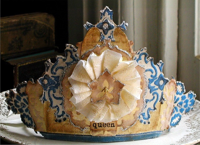 Paper Crown: Let the Competition Begin!