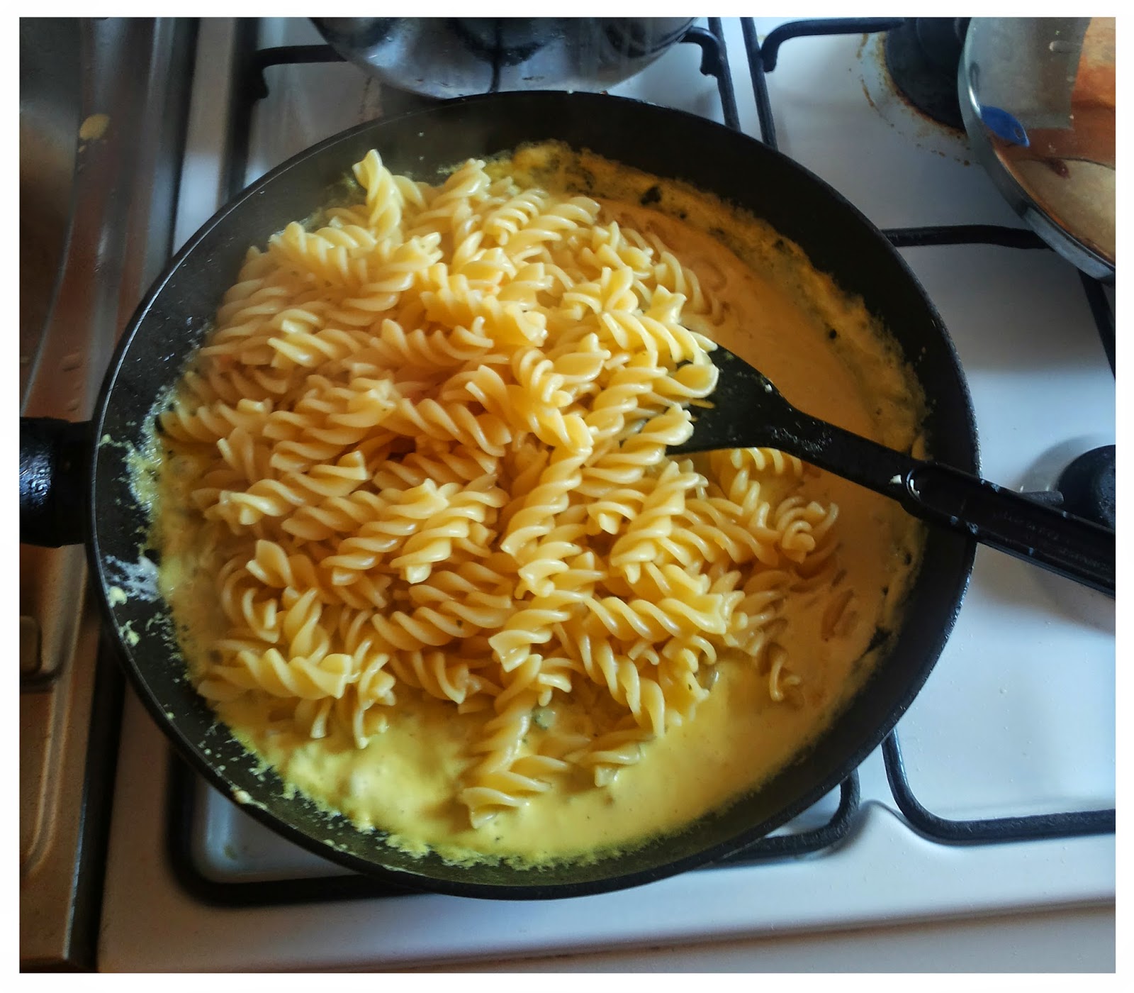 MEHE TOIT: Lihtne kana-sinihallitusjuustu pasta