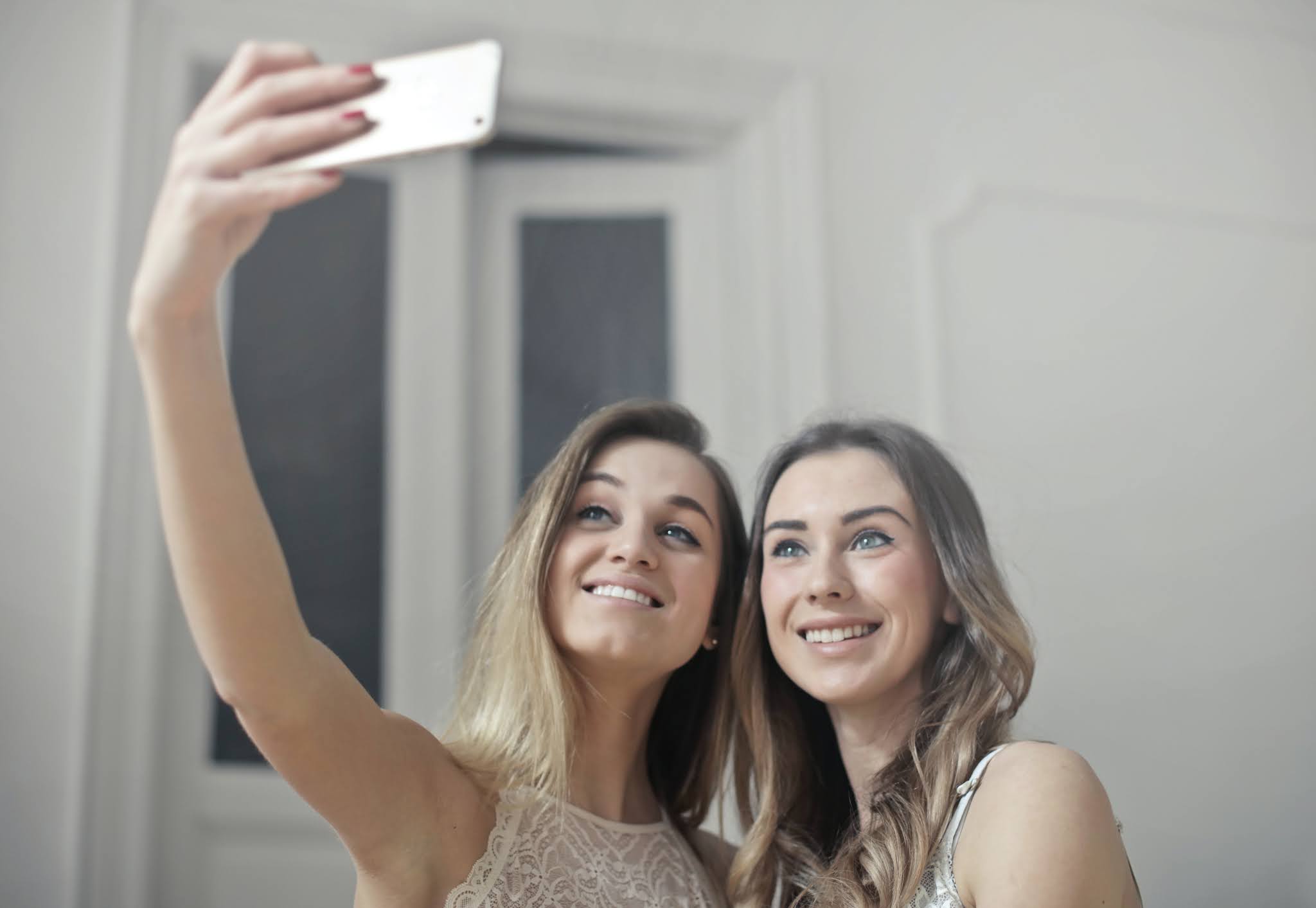The Ultimate Guide To Taking Better Selfies | A Very Sweet Blog
