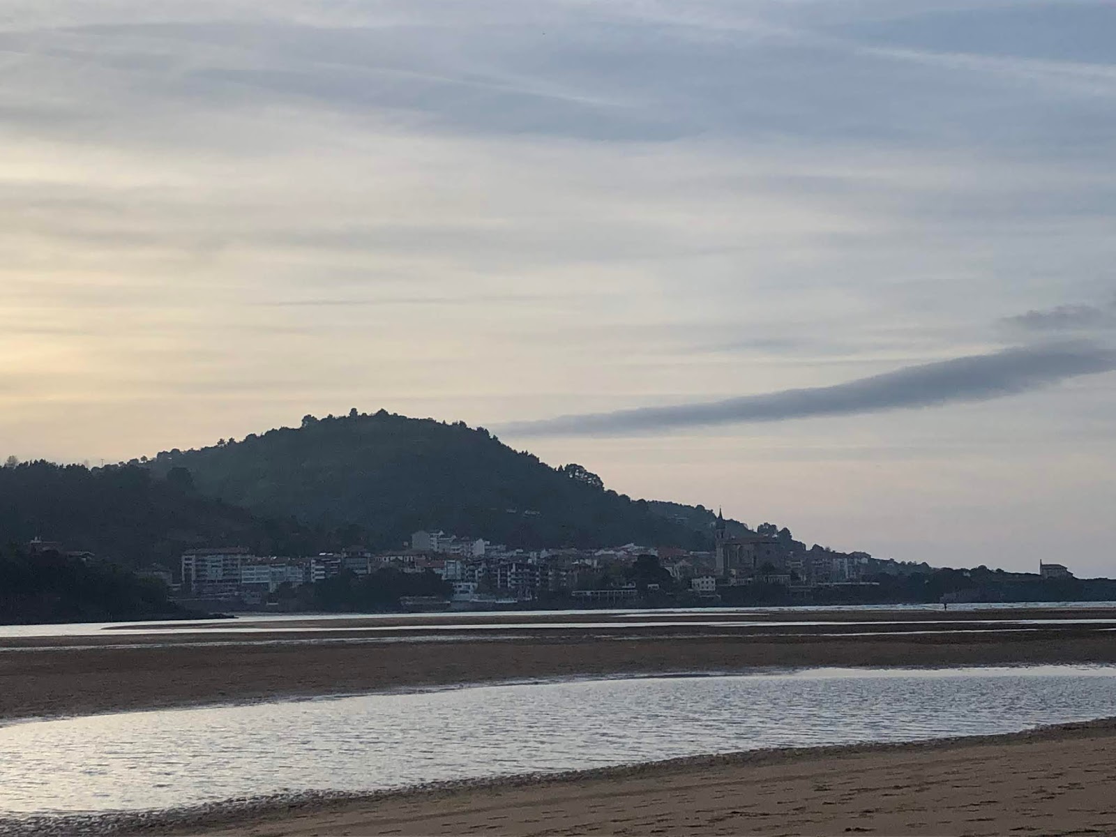 Cómo llegar a la Playa de Laida, un paraíso entre las marismas de ...