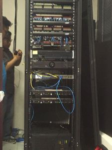 pemasang rak rangkaian