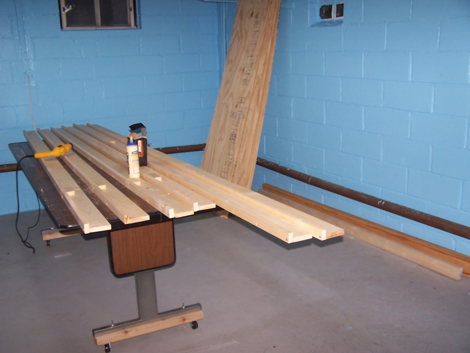 D & H "Colonie Main" layout: Starting the L-girder benchwork