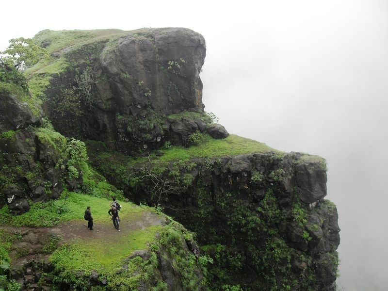 Mahuli Fort Trekking Guide | Best Trek To Do In Thane | All Information ...