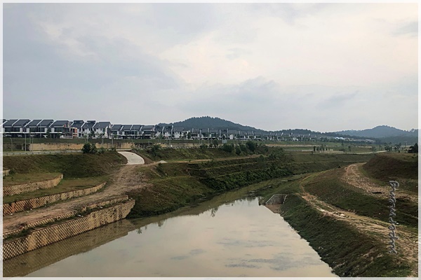 SUPERMENG MALAYA: ELMINA VALLEY - Rainbow Bridge
