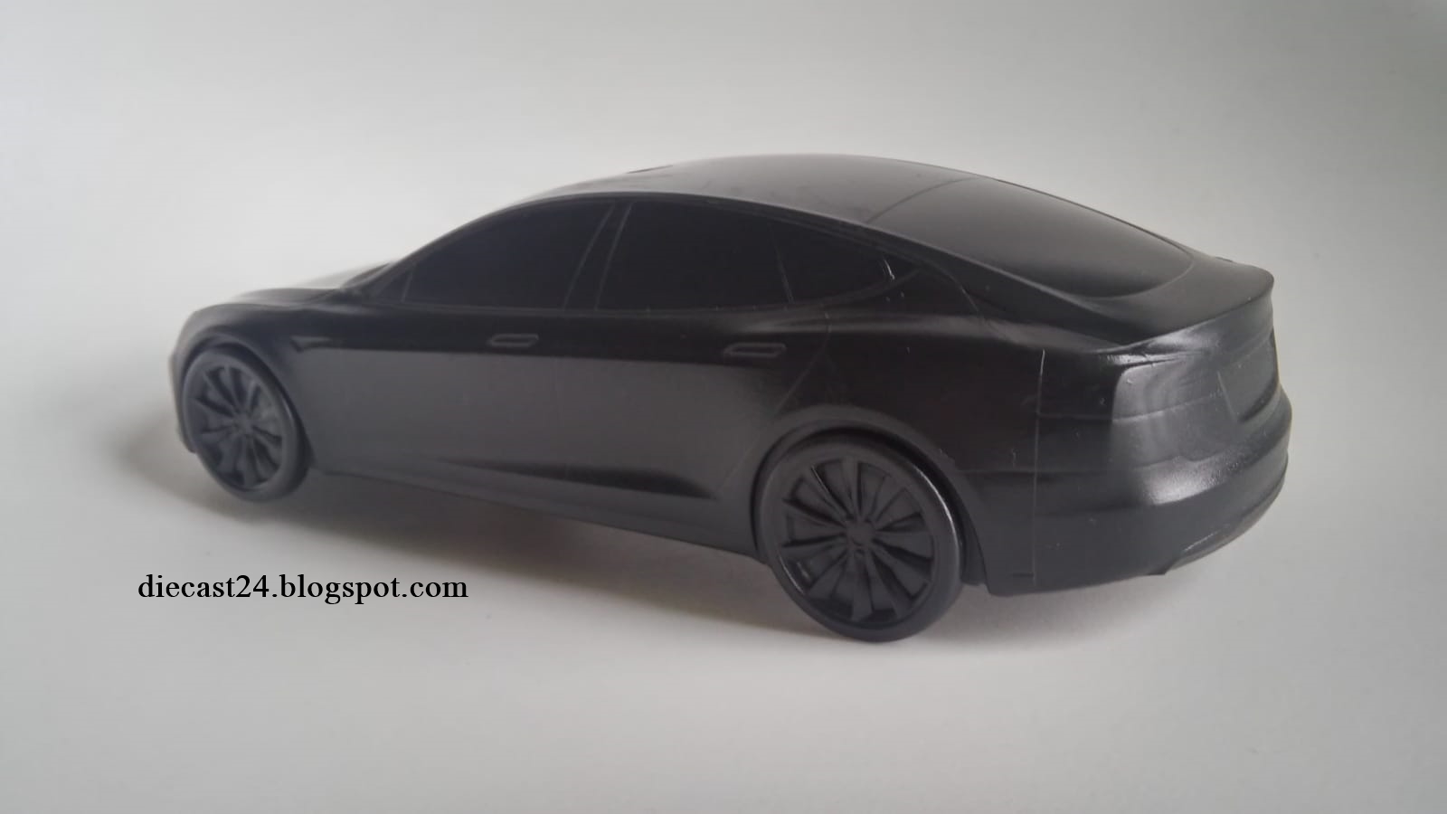 1/24 Diecast miniaturas: Tesla Model S 1/24