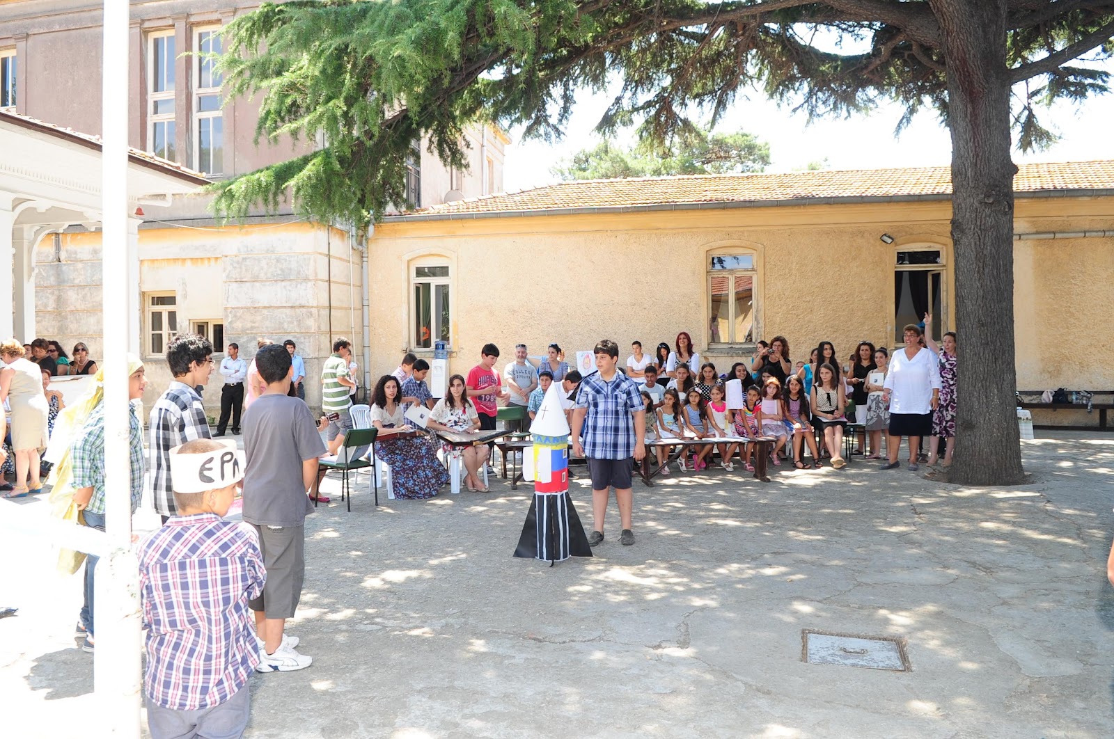 ΦΩΣ ΦΑΝΑΡΙΟΥ: Ο ΠΑΤΡΙΑΡΧΗΣ ΒΑΡΘΟΛΟΜΑΙΟΣ ΣΤΙΣ ΚΑΤΑΣΚΗΝΩΣΕΙΣ ΤΟΥ ...