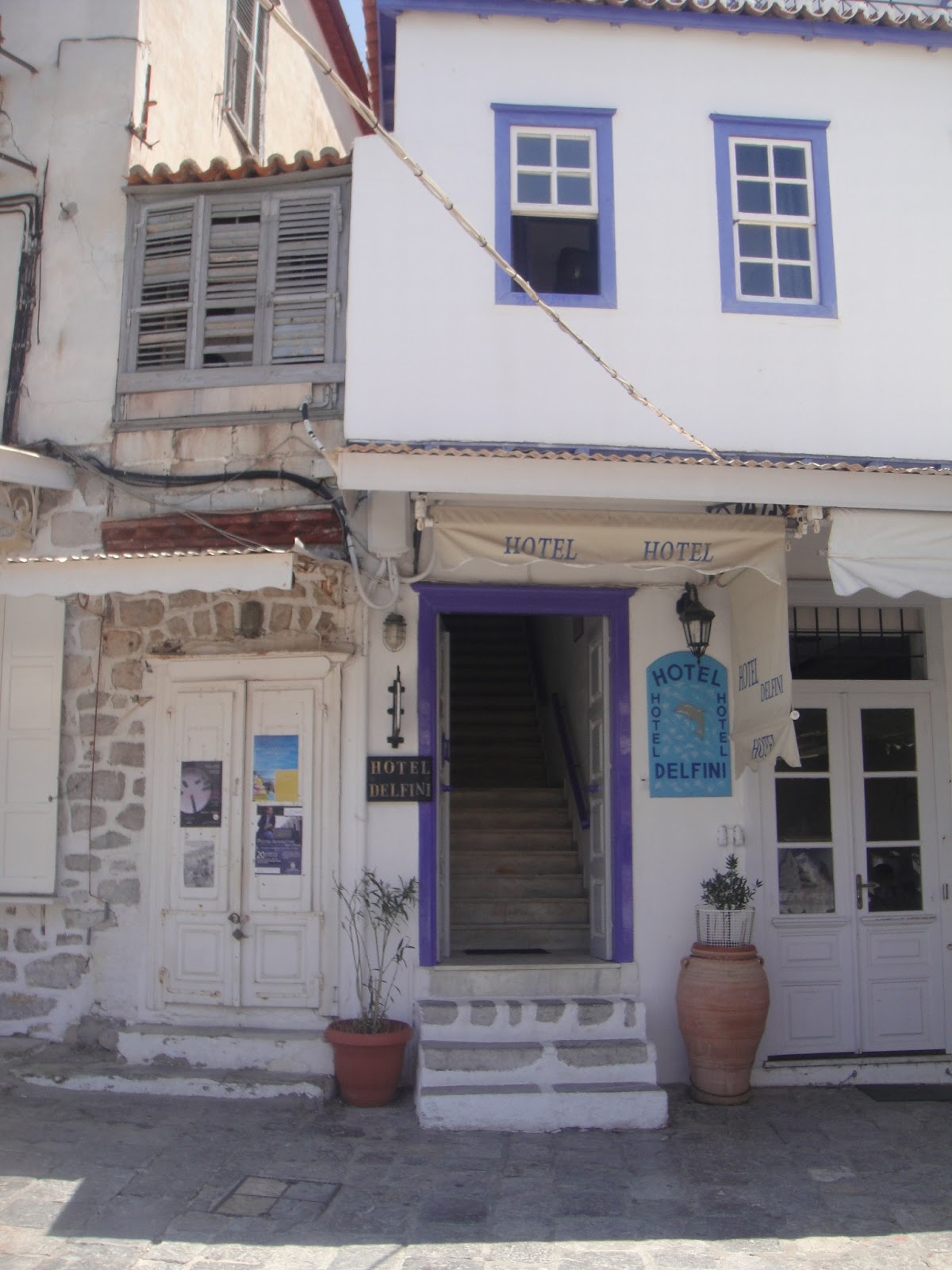 Ταξιδεύοντας στα σύννεφα..: (2)ΥΔΡΑ-ΤΑΞΙΔΙ ΣΤΑ ΝΗΣΙΑ ΤΟΥ ΑΡΓΟΣΑΡΩΝΙΚΟΥ ...