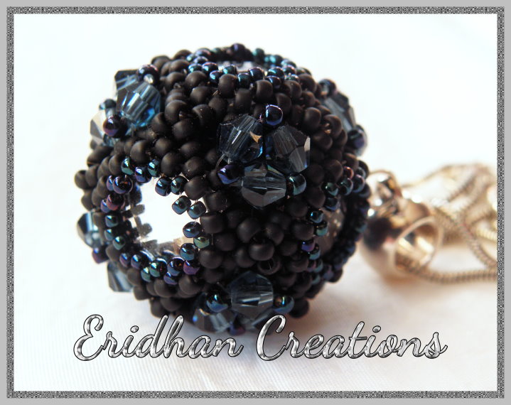 Eridhan Creations - Beading Tutorials: Guess what? More beaded balls! ;)