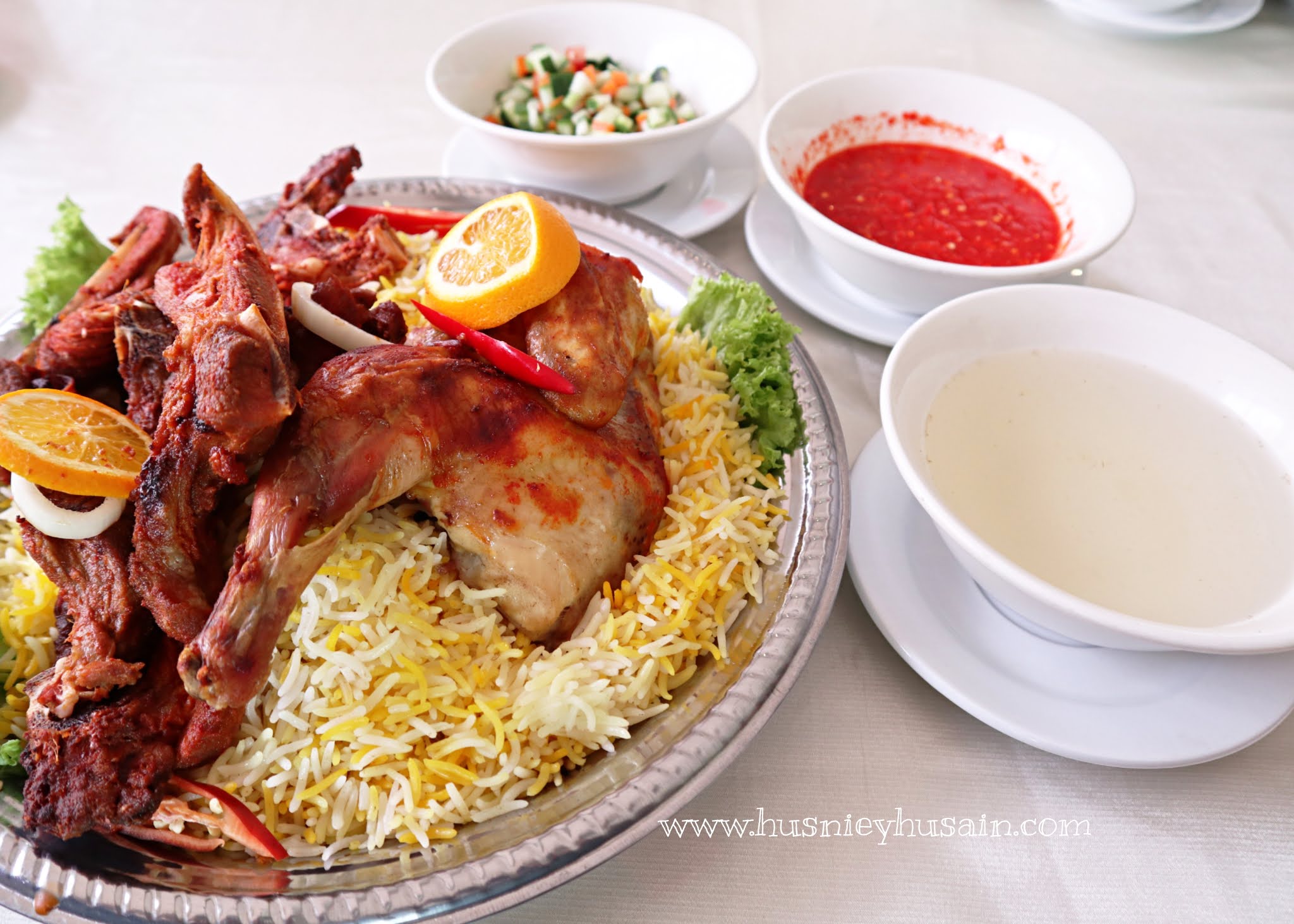 Santai Makan Nasi Arab Set Dulang Di Sumai Hotel Apartment, Kuala ...