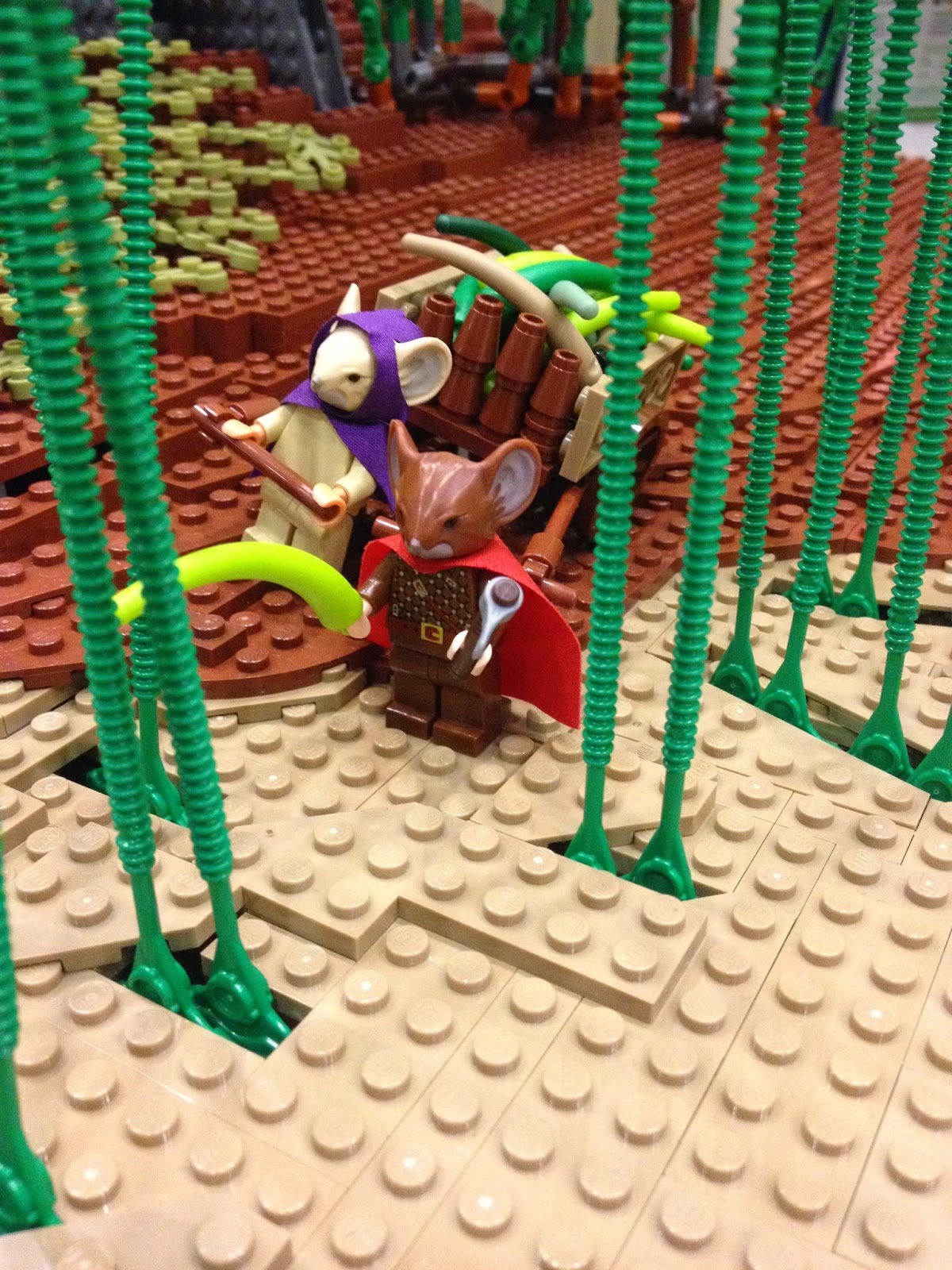 David Petersen's Blog: Mouse Guard LEGO display: ECCC