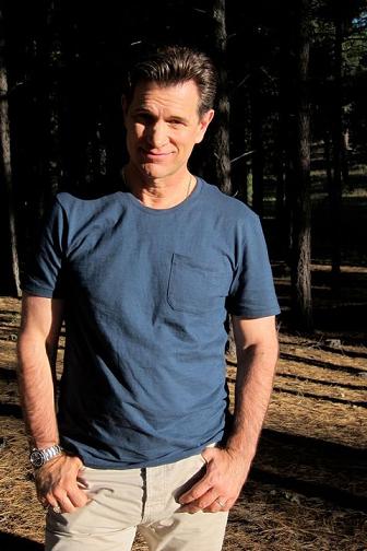 Plataforma para que Chris Isaak toque en España: Chris Isaak, Beyond ...