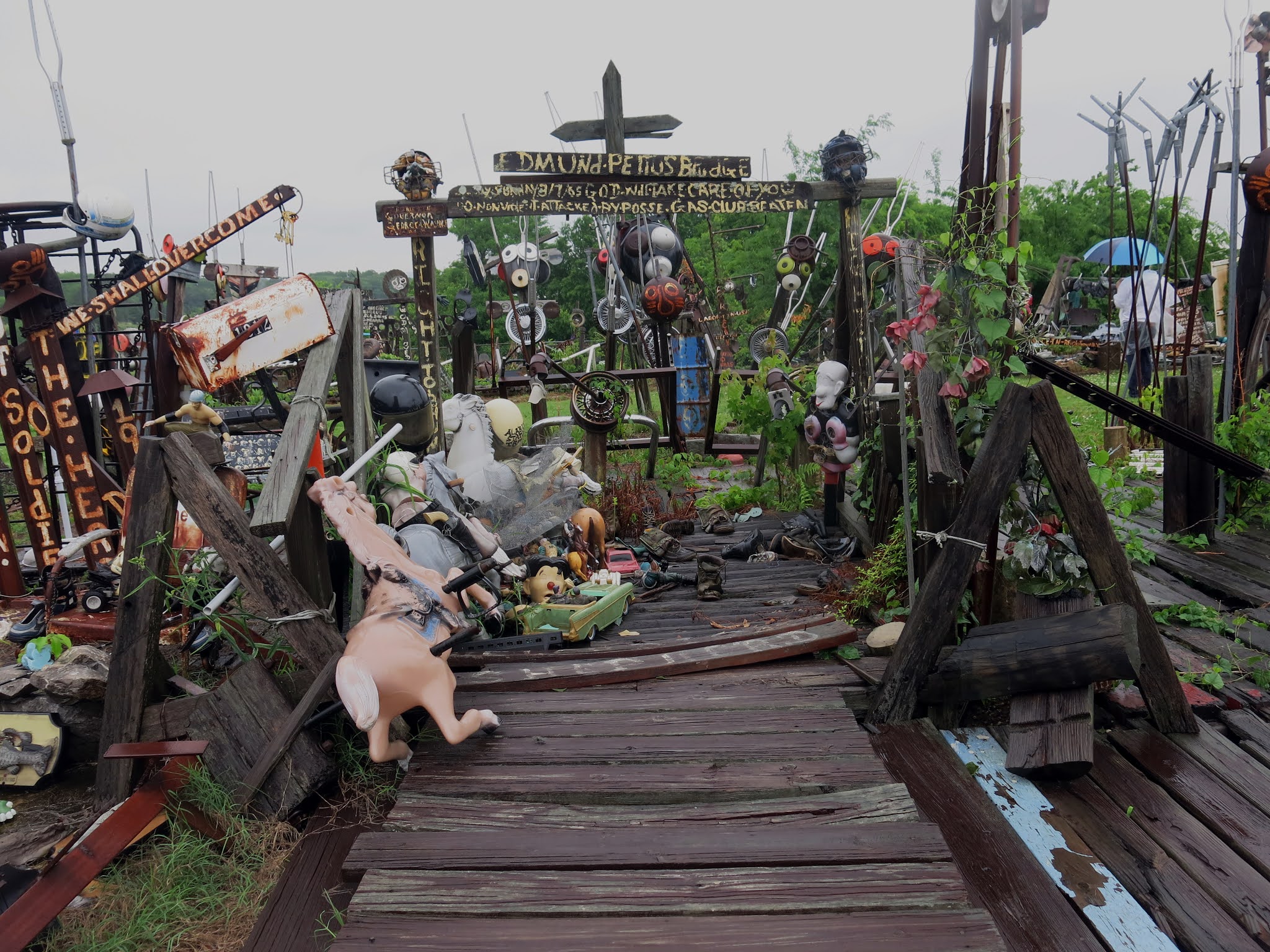 Art School to Artworld: Joe Minter's 'African Village in America'