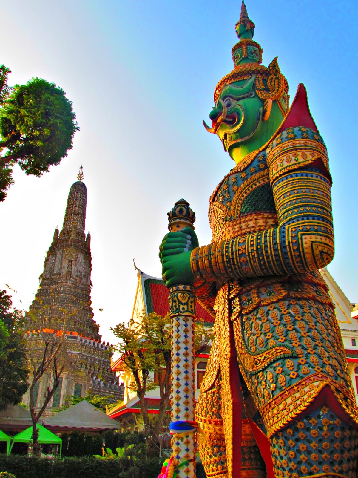 Wat Arun (Temple of the Dawn) - Nomadic Experiences