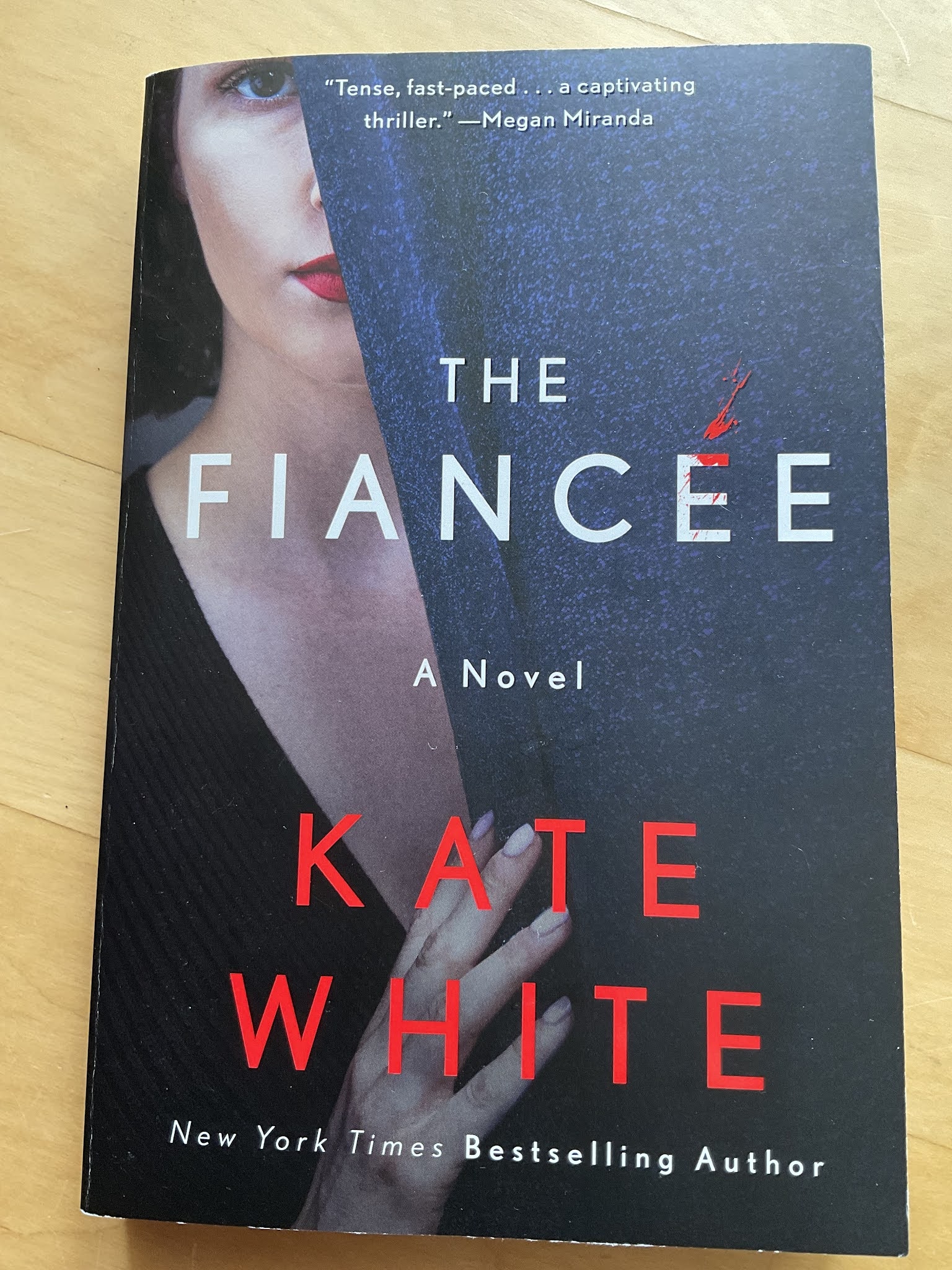 Melissa A's Blog: The Fiancee by Kate White Book Review