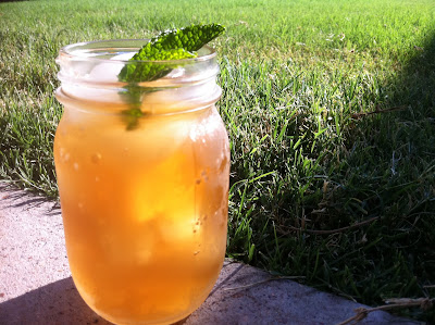 mamahall: almond vanilla iced tea