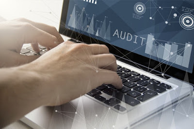 What characteristics make a good auditor?