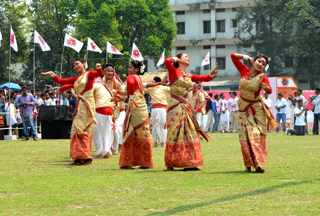 dance steps: BIHU DANCE MOST POPULAR FOLK DANCE OF ASSAM( UPDATE 2023)