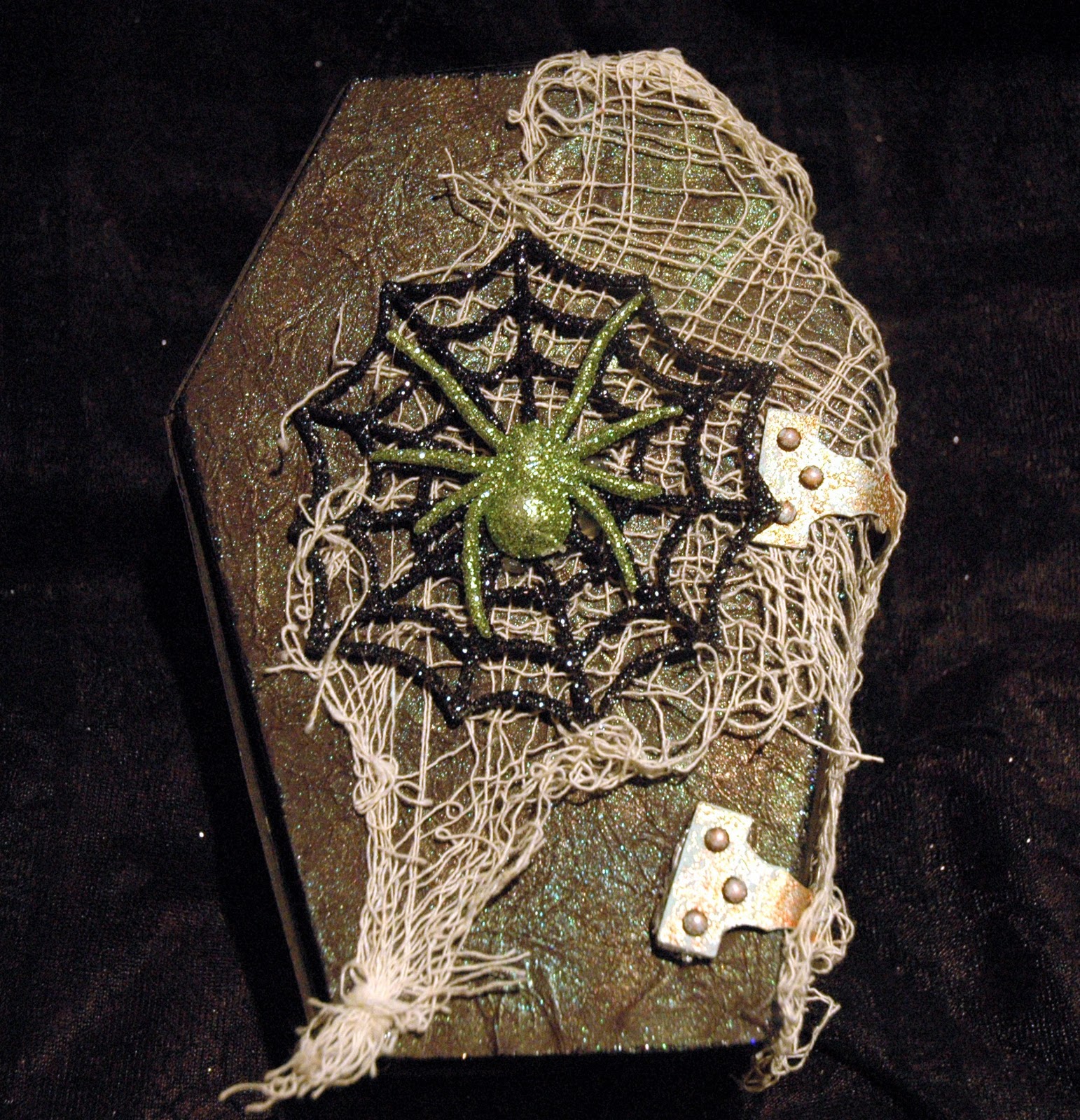 CREATIVITY IS CONTAGIOUS: THE COFFIN BOOK......Mwahhhhh