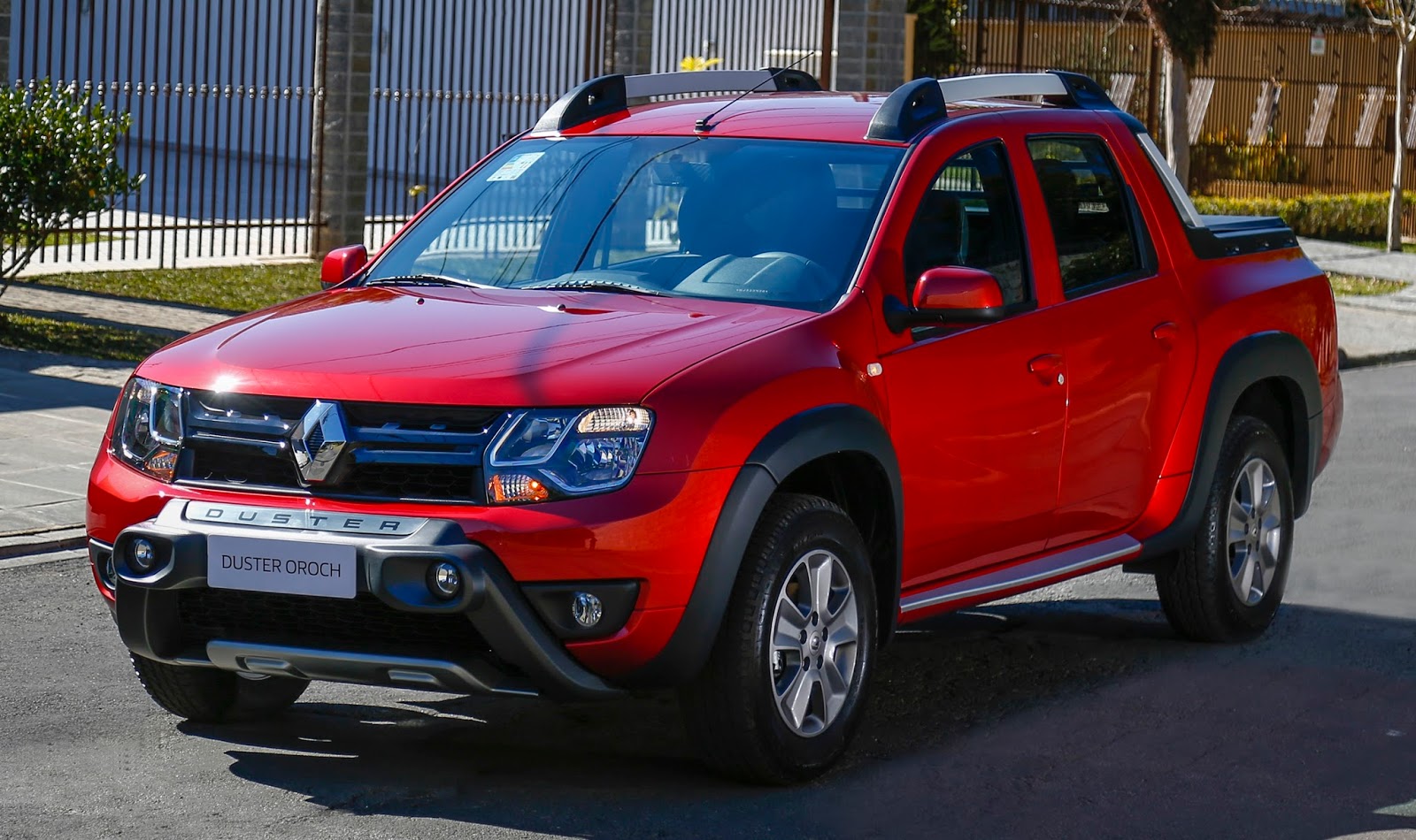JORNAL PONTO COM: Linha Renault Duster 2017 está mais econômica; Oroch ...