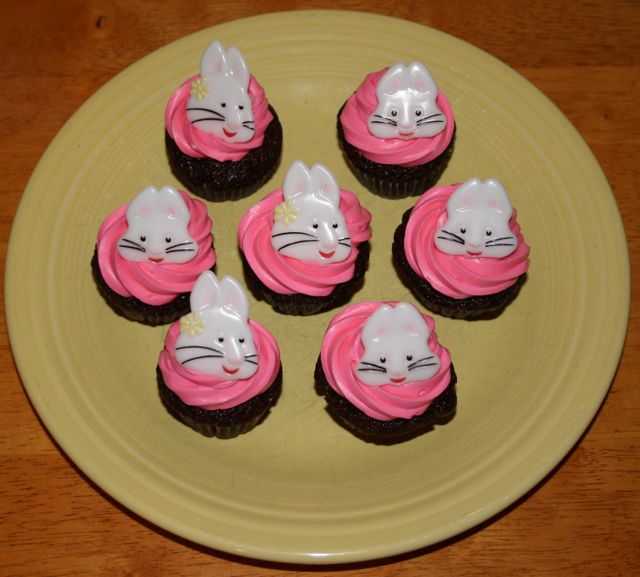 Jacqueline's Sweet Shop: Max and Ruby Cupcakes