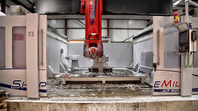 Christopher le Brun’s marble ‘Maro’ wing sculpture debuts at Chatsworth ...