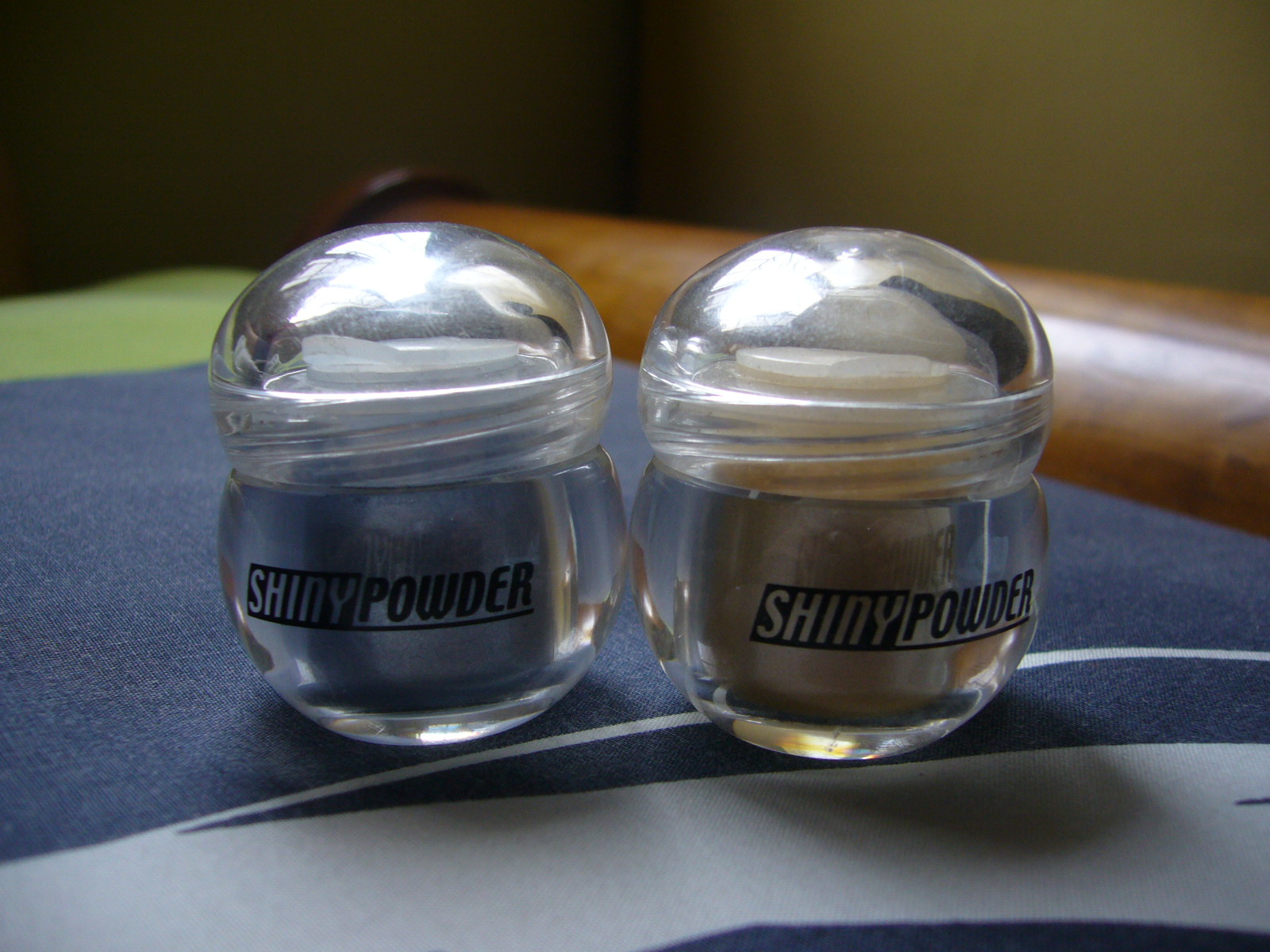 Charlie's Mirror: Shiny Powder in Yellow and Blue