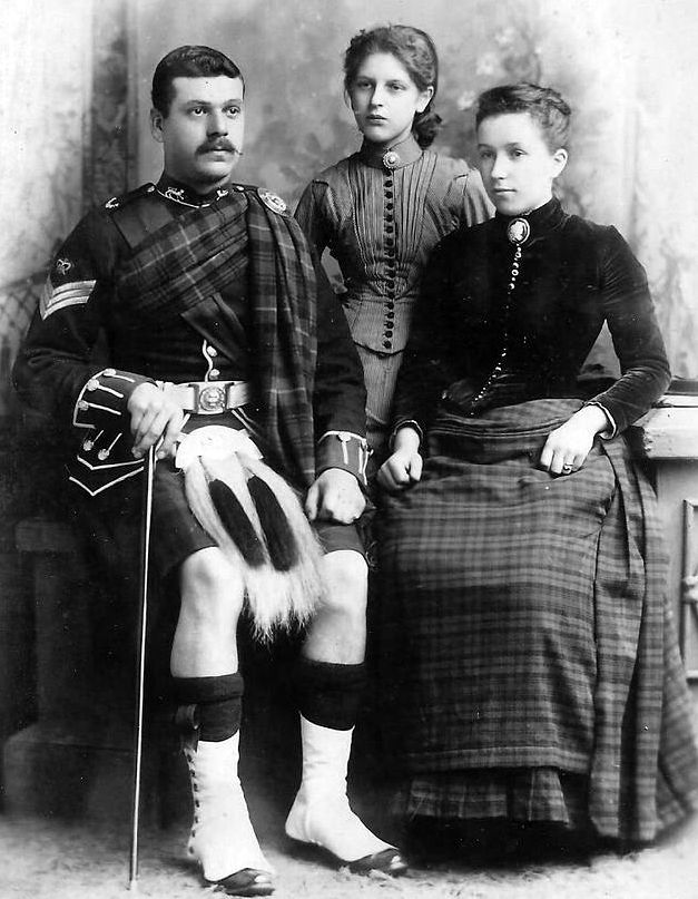 Tour Scotland: Old Travel Blog Photograph Of Lumsden Family From Govan ...