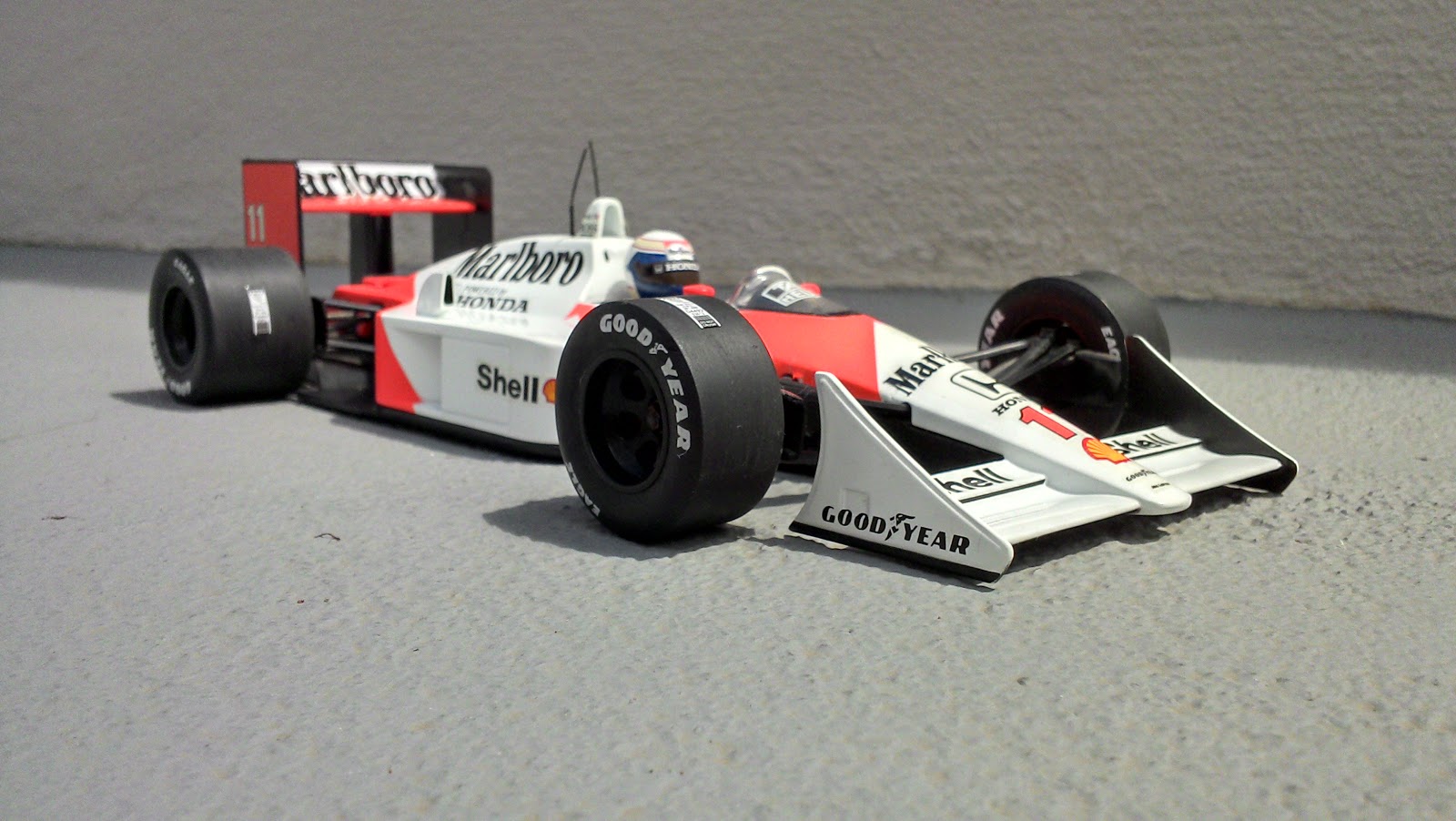 MINIF1: McLaren MP4/4 Alain Prost 1988