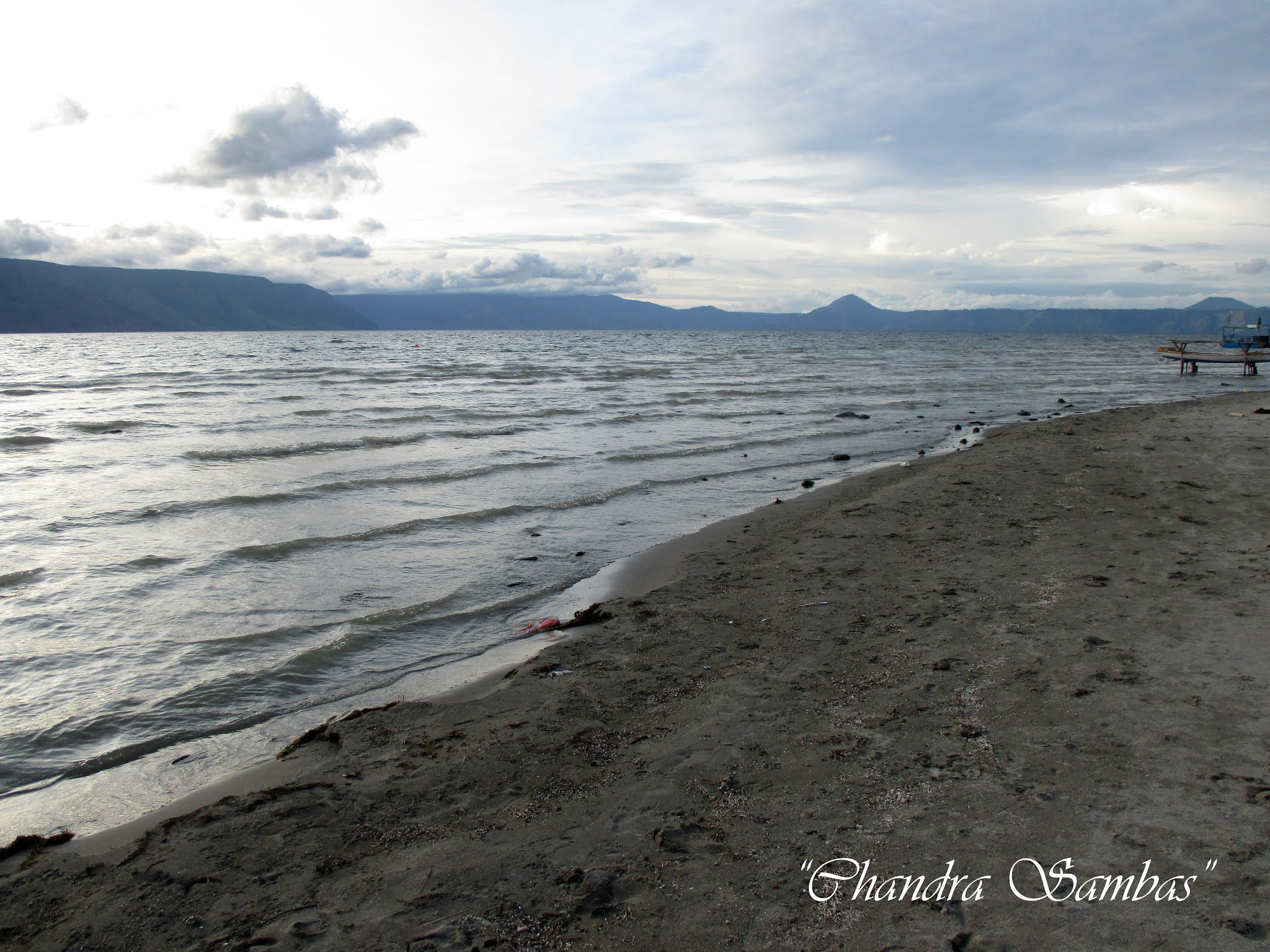 Melihat Sunset dari Pantai Pasir Putih Parbaba di Pulau Samosir ...