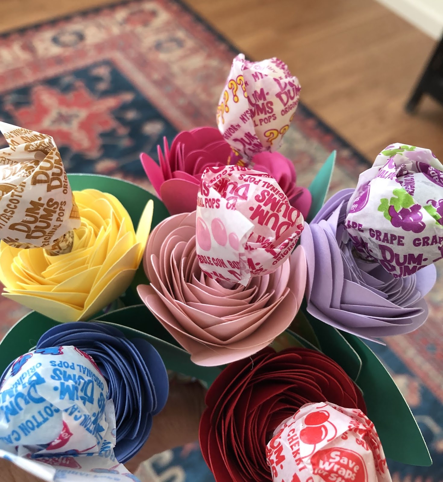 Kathy's Art Project Ideas: Rolled Paper Flower Gift with Lollipop
