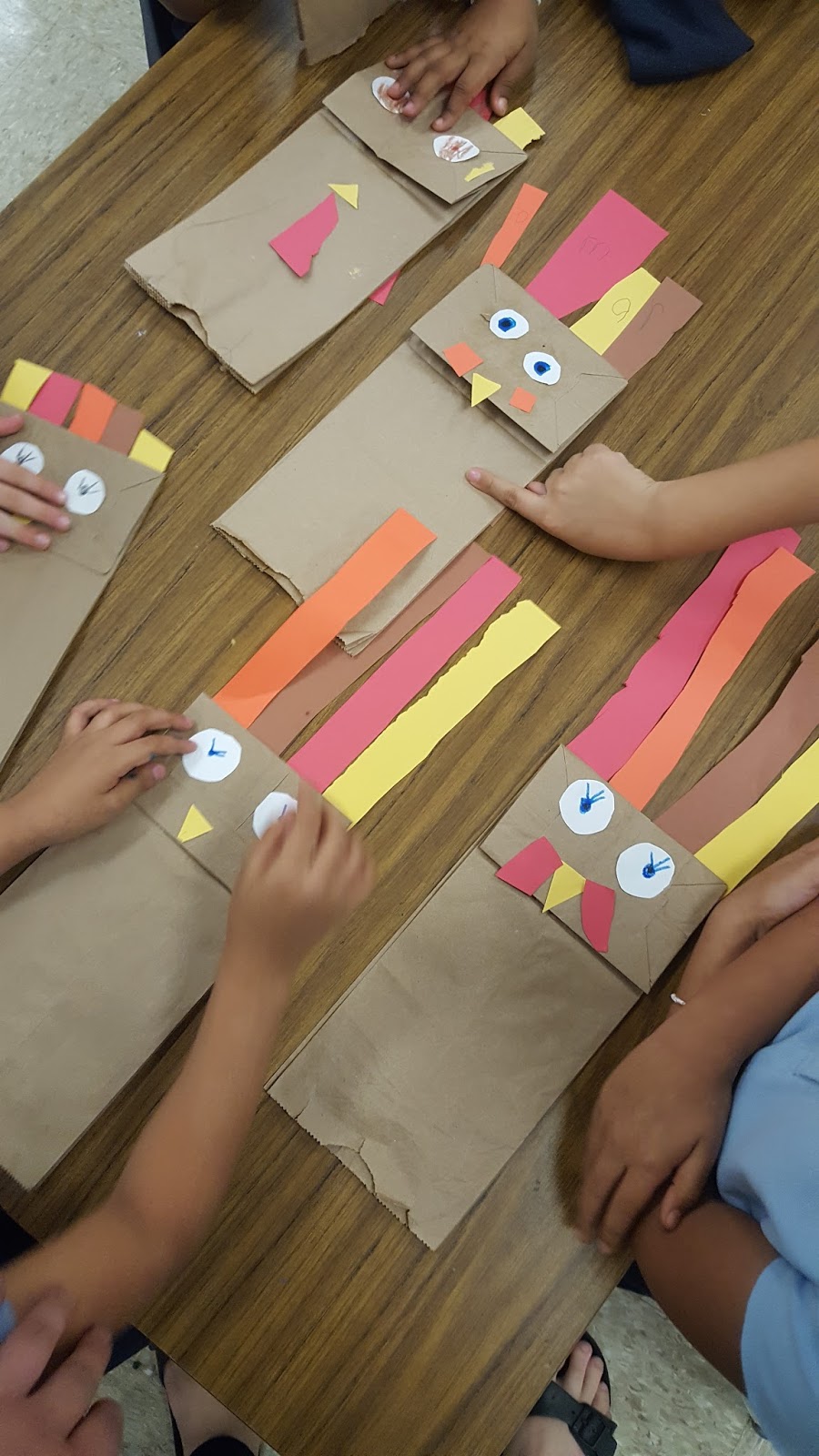 Gladys Noon Spellman ES Art: Turkey Puppets (Kindergarten)