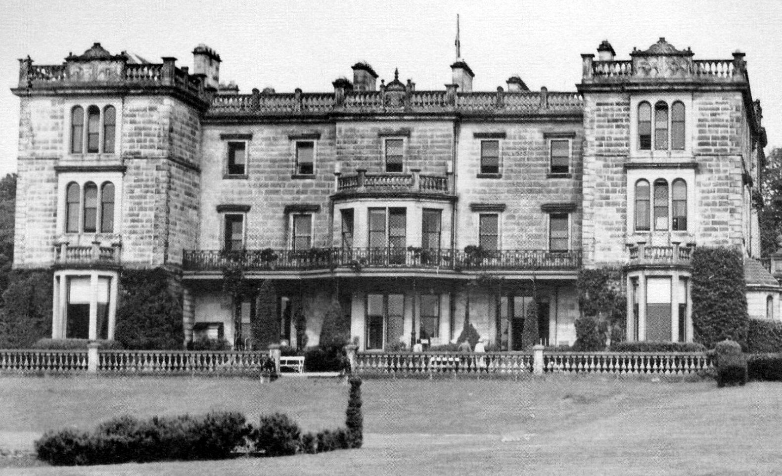 Tour Scotland: Old Photograph Alloa House Scotland