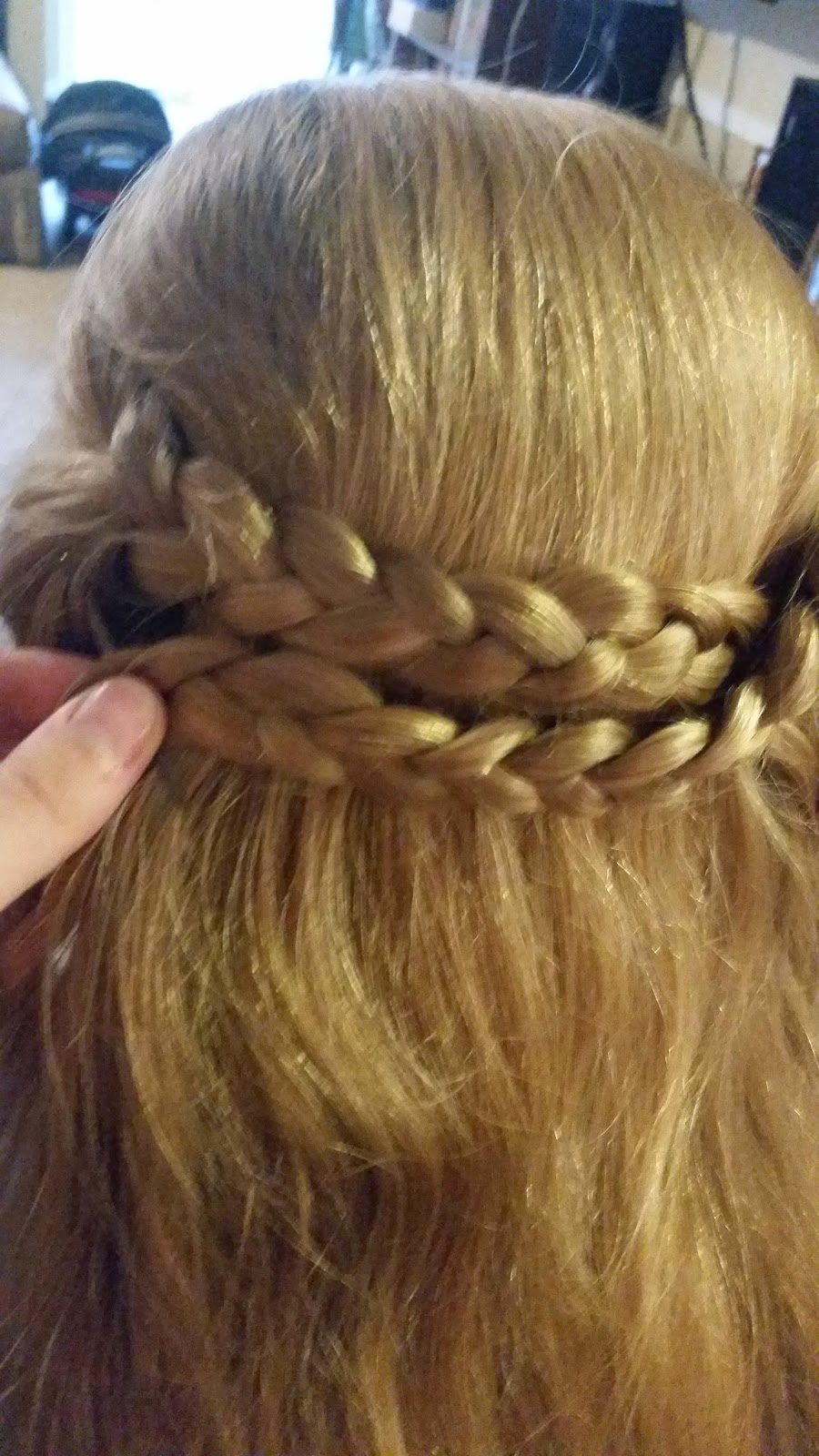 Whatsoever Things Are Lovely: Braided Half Crown / / Hair Tutorial