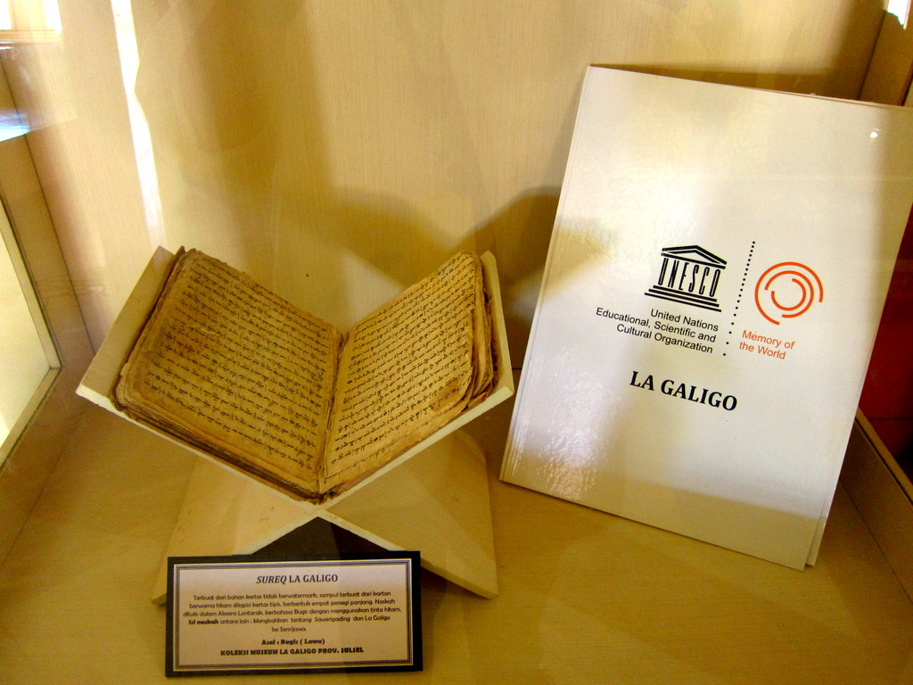 Travelholic: Makassar | Finally! La Galigo!