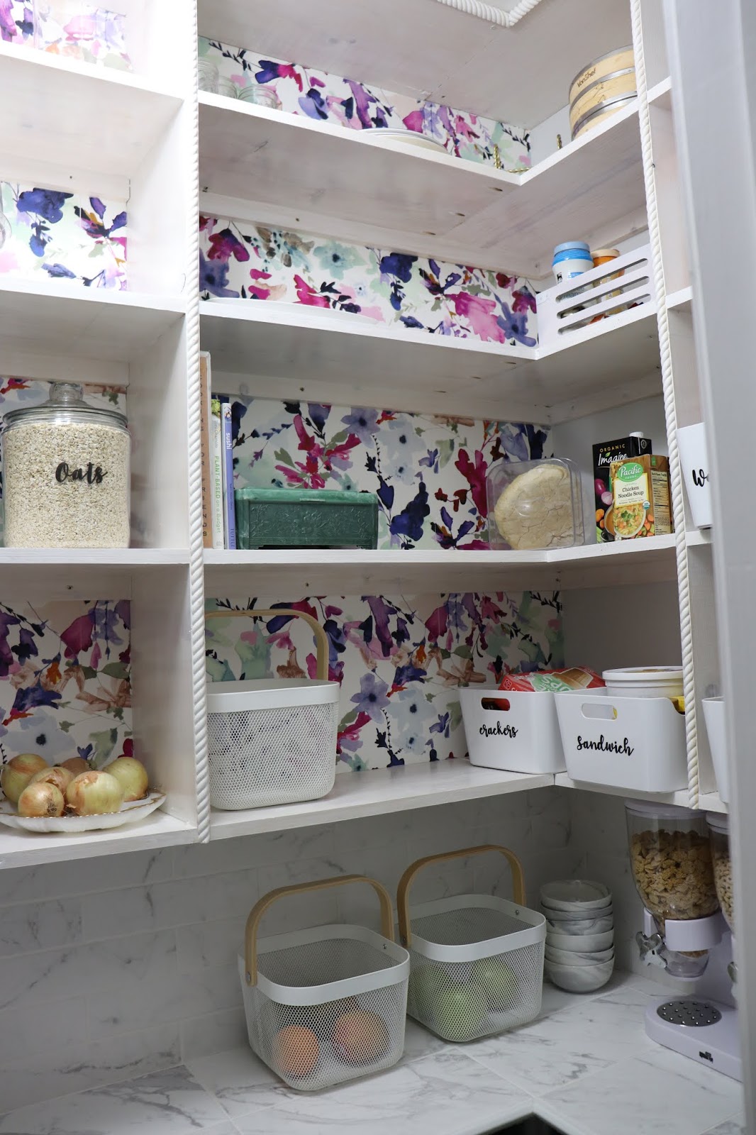 PeaHen Pad: DIY Pantry Makeover