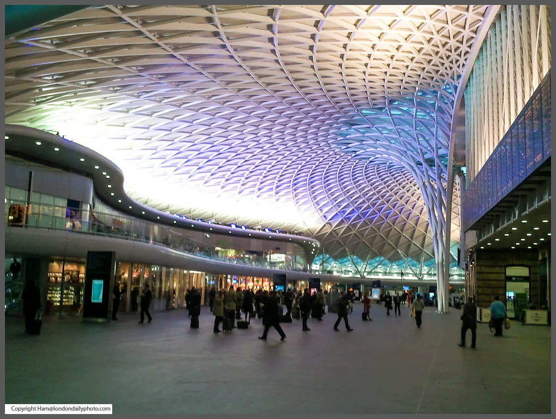 London Daily Photo: Inside Kings Cross Station