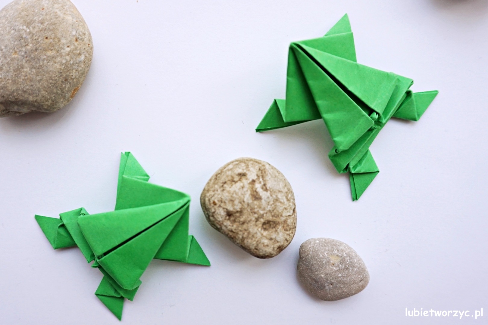 Jak zrobić Skaczącą Żabę Origami (DIY Tutorial)