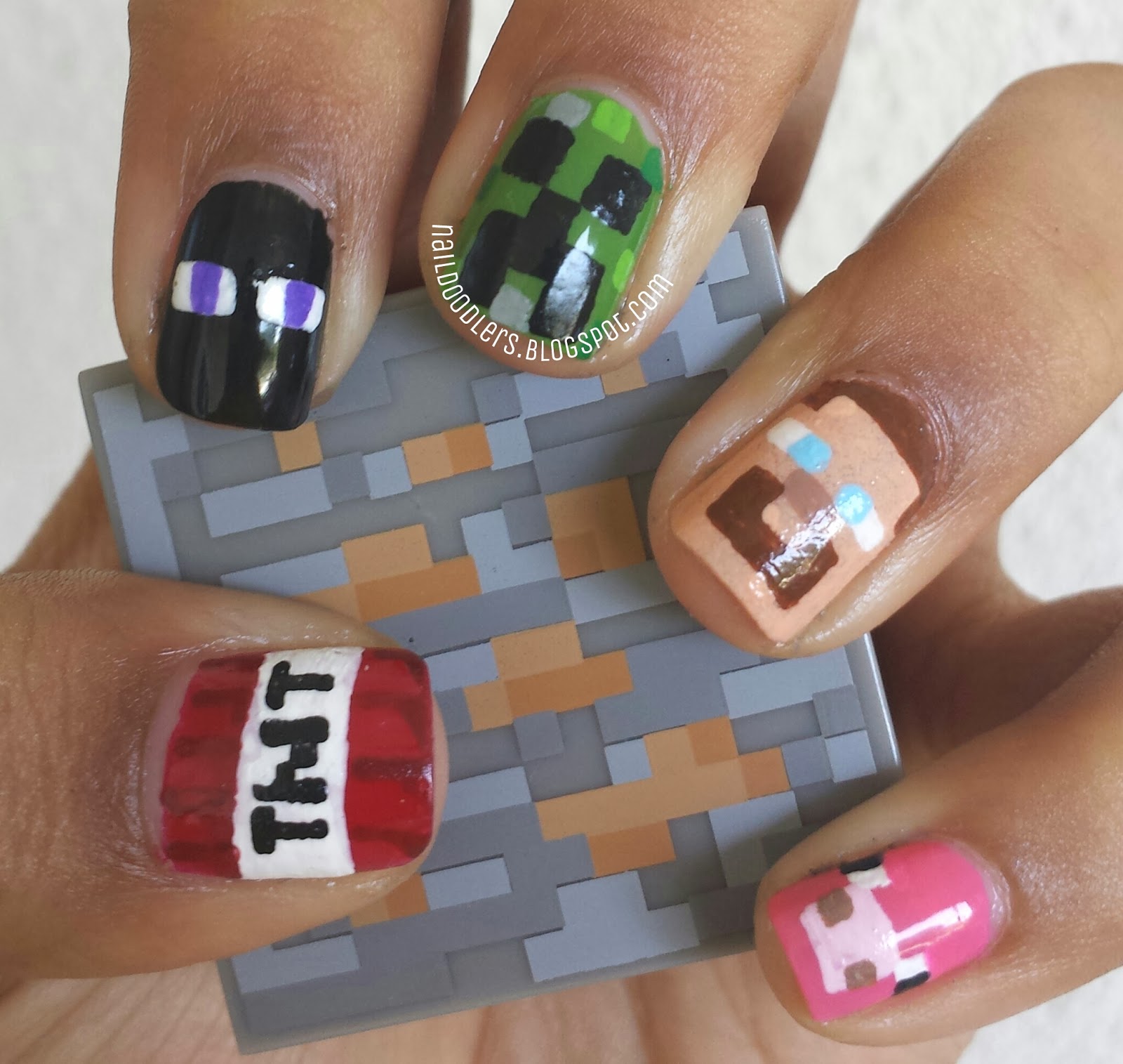 Nail Doodlers: Minecraft nails!