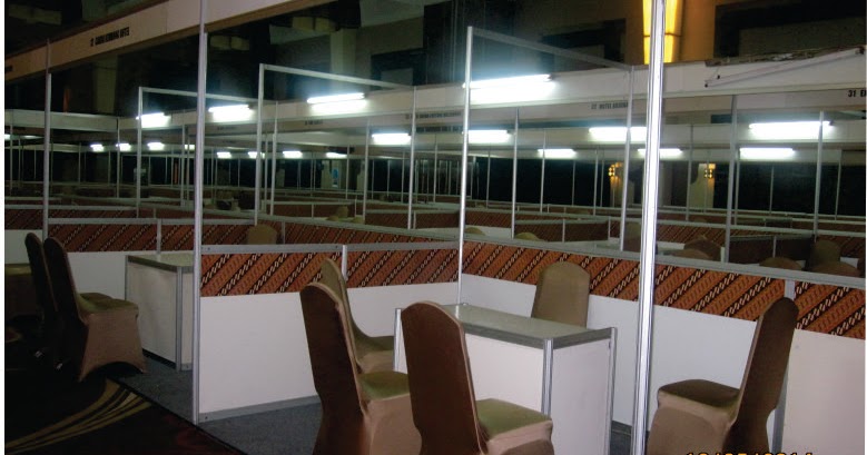 meja display pameran