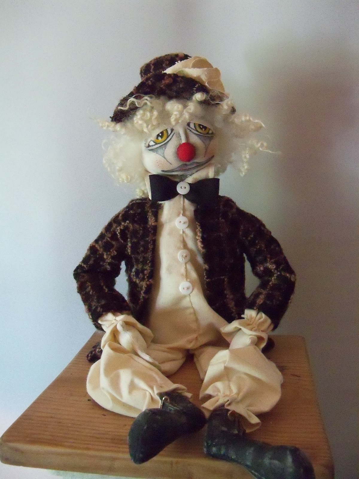 Xochibear's Primitives: Buttons the Clown