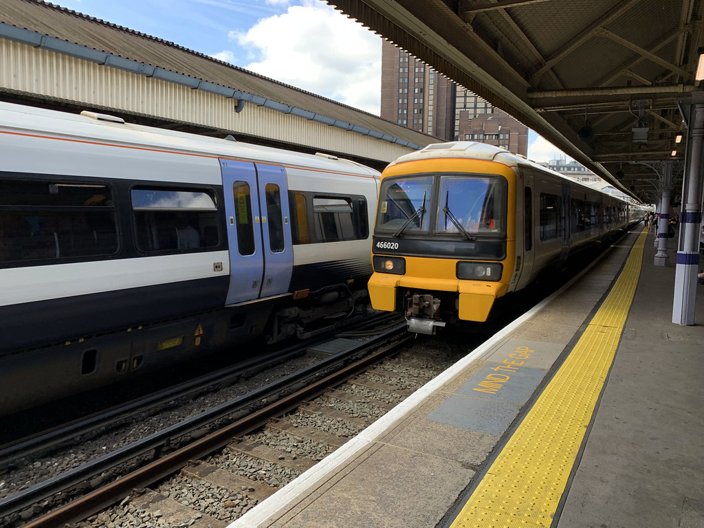 British Diesels and Electrics: Class 466 Networker