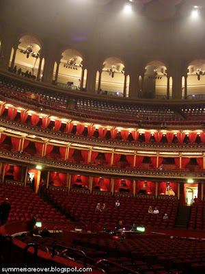 Last rose of summer: 30Oct2011- PJ Harvey@ Royal Albert Hall