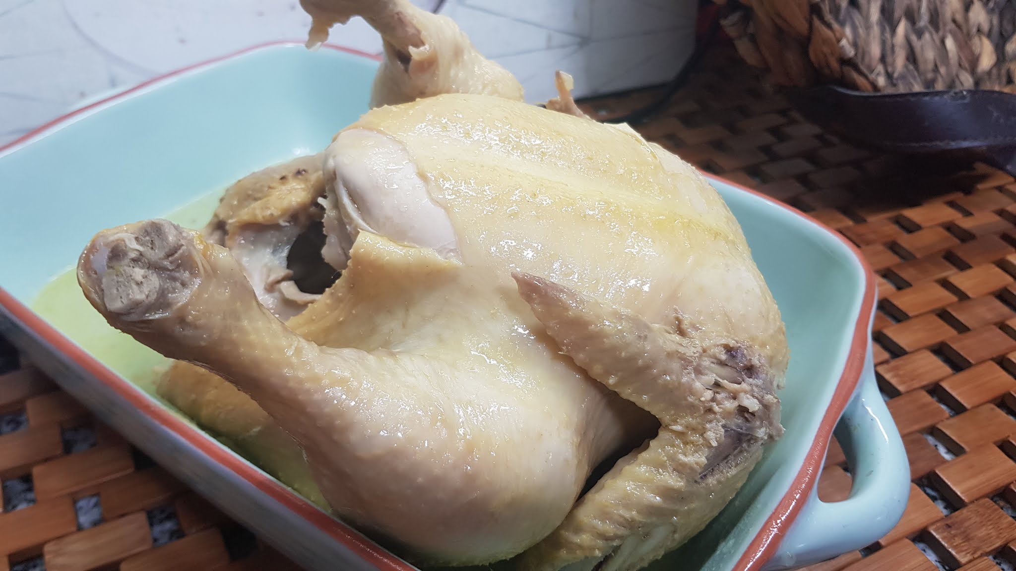 Frango inteiro com arroz corado e canja. | Graça - Truques & Dicas