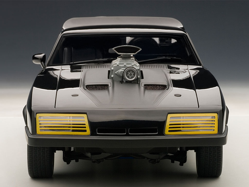 MAD MAX THE ROAD WARRIOR INTERCEPTOR UPGRADED VERSION ~ Die Cast Toyzz