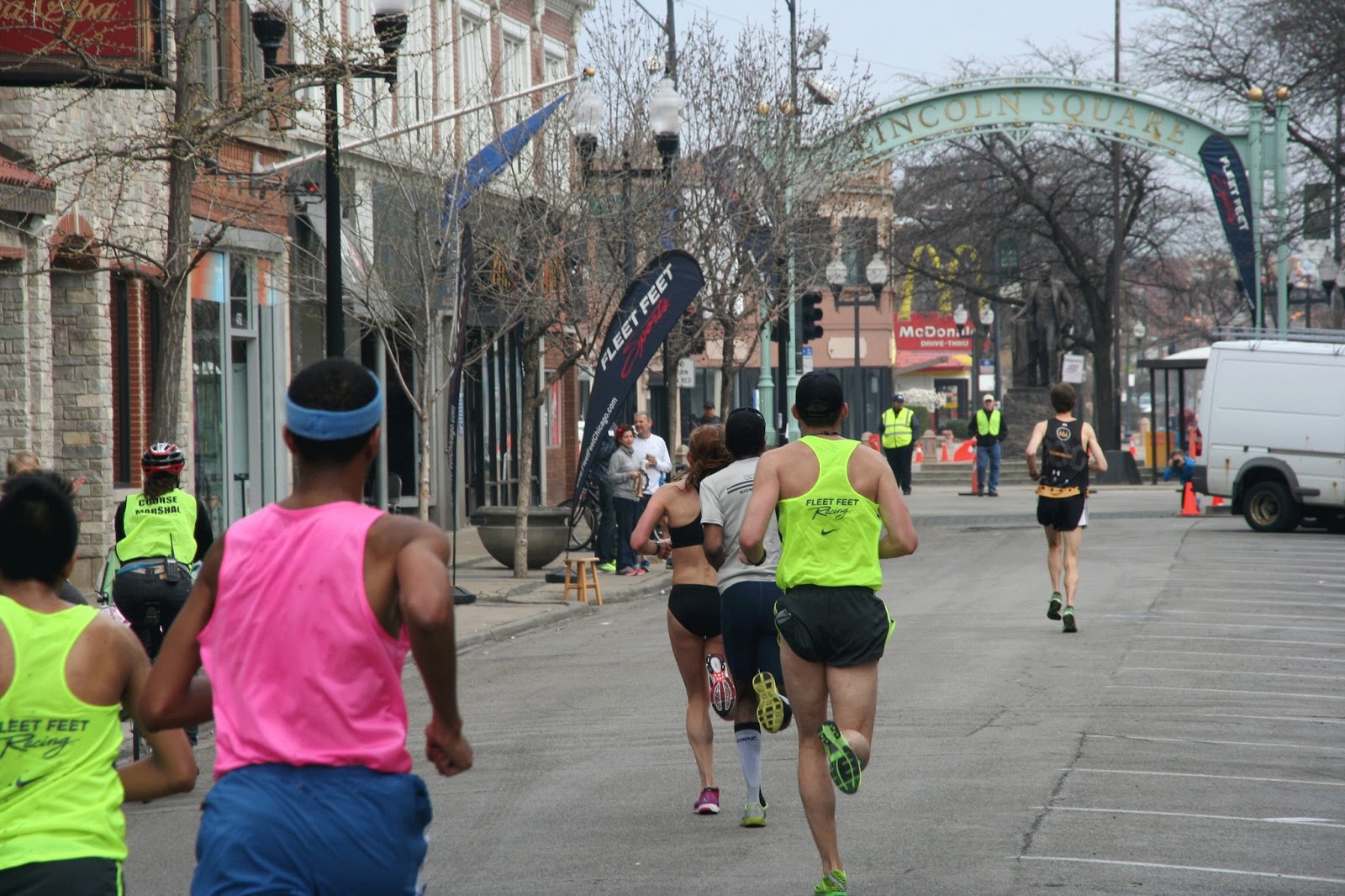The Lakefront Trail: Spectating Running Bloggers at the Ravenswood Run 5k